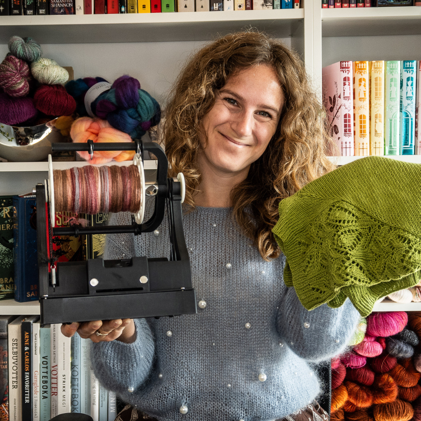 Strikkeaften: strikke- og spinnemagi | Museumssenteret i Hordaland